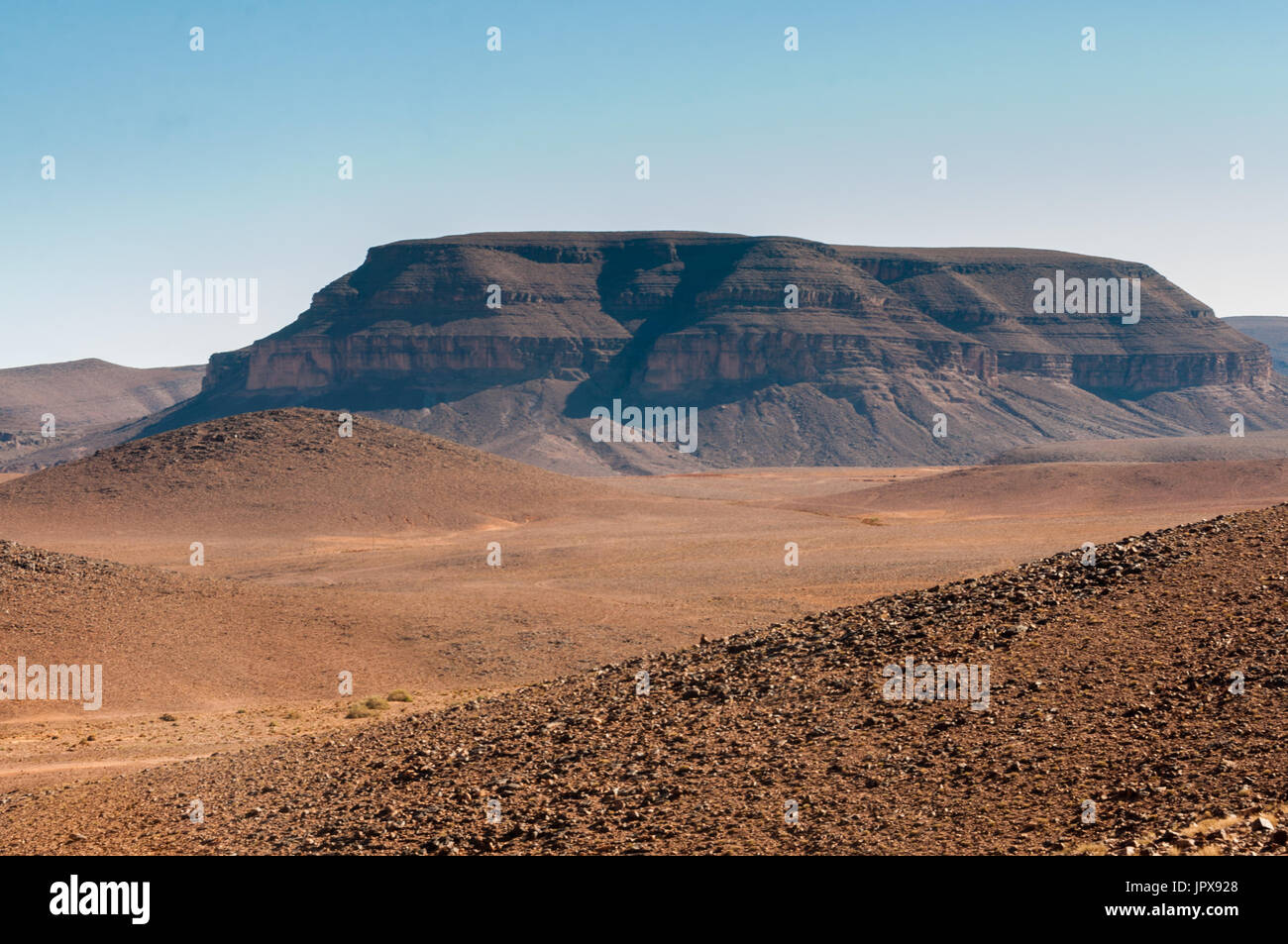 Desert landforms hi-res stock photography and images - Alamy