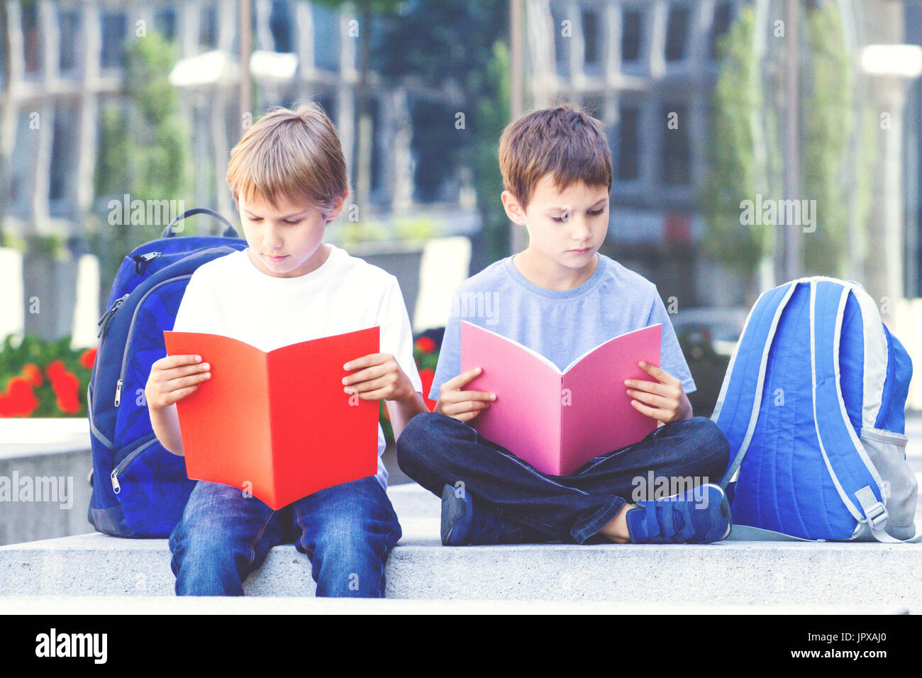 Smart children doing activity hi-res stock photography and images - Alamy