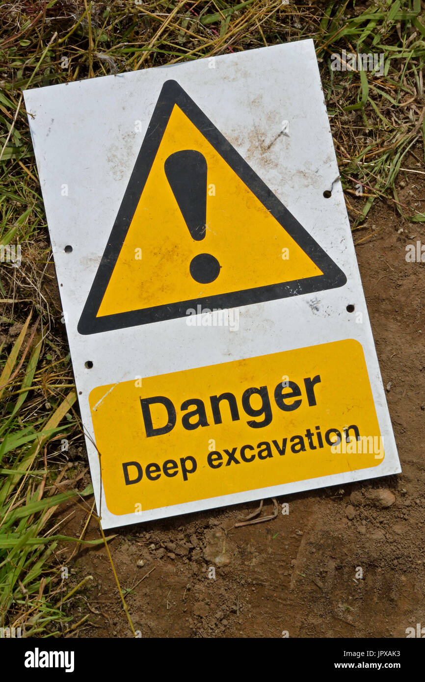 2017 Aylsham Roman Project - Danger Deep excavation sign at community ...