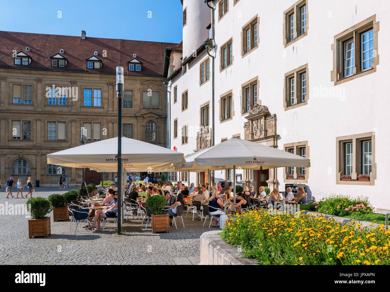 Sidewalk cafe in the Alte Kanzlei (Old Chancellery), Schillerplatz ...
