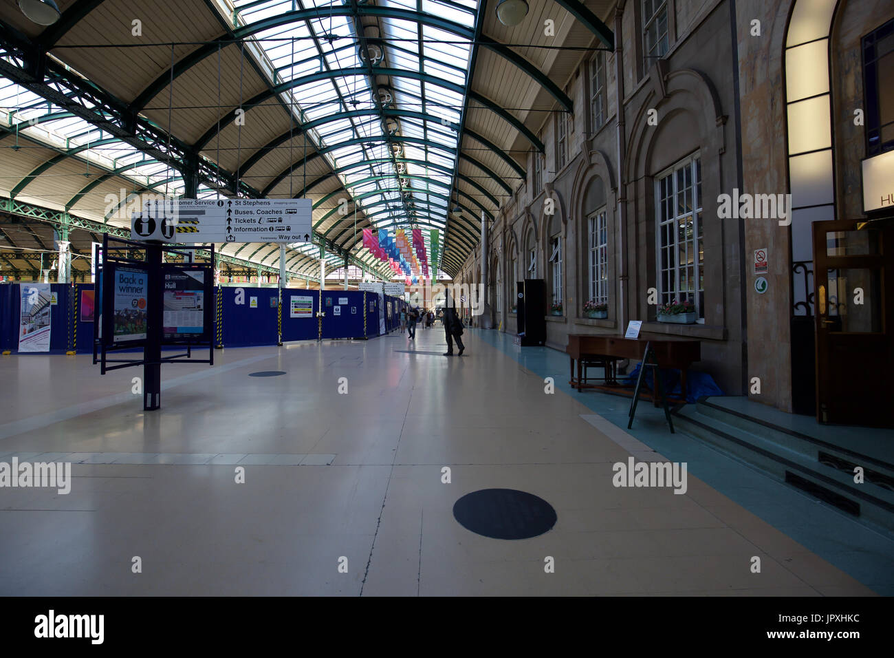 Hull Railway Station early on a Sunday Morning Stock Photo - Alamy