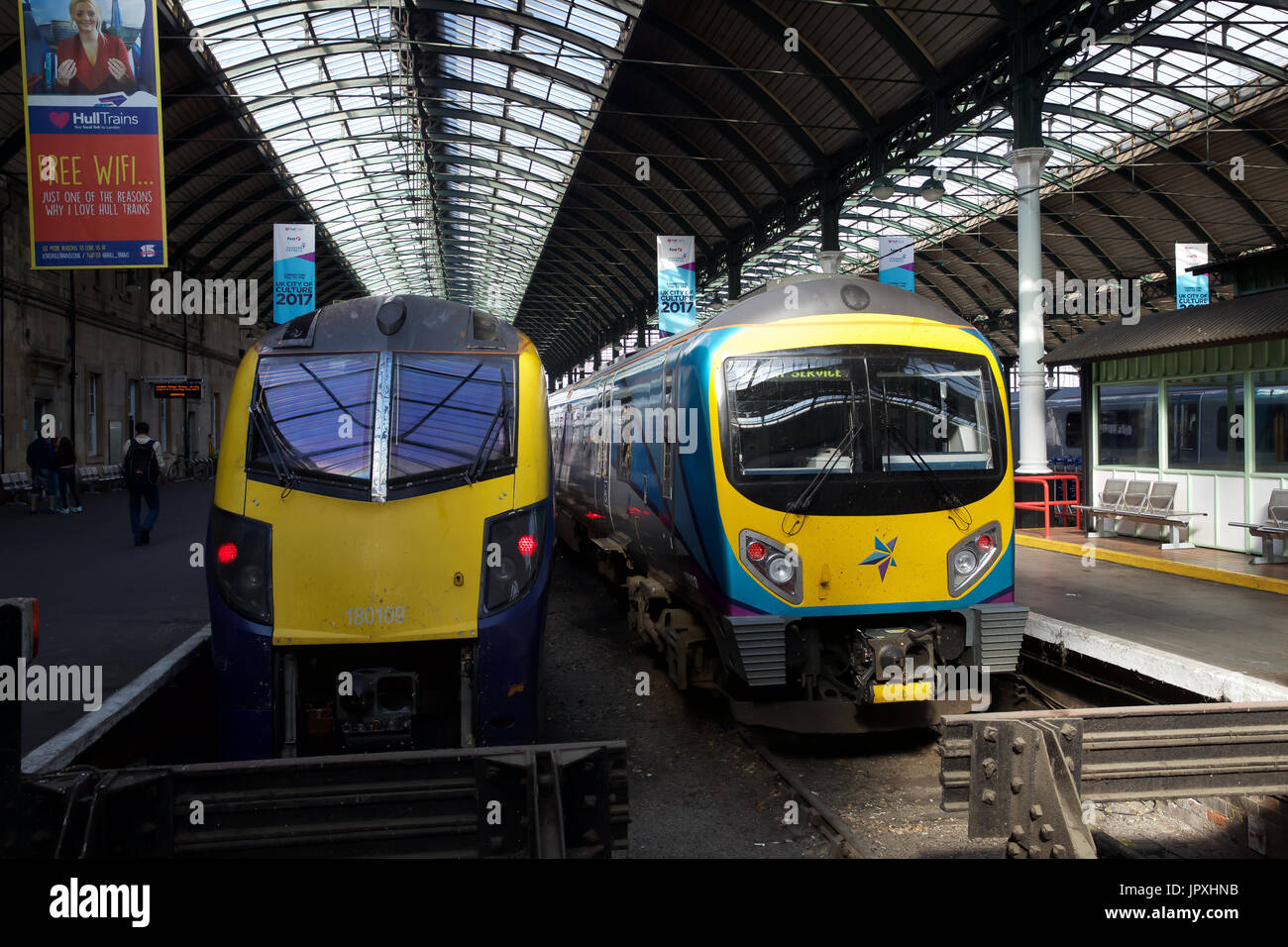 Hull Railway Station early on a Sunday Morning Stock Photo - Alamy