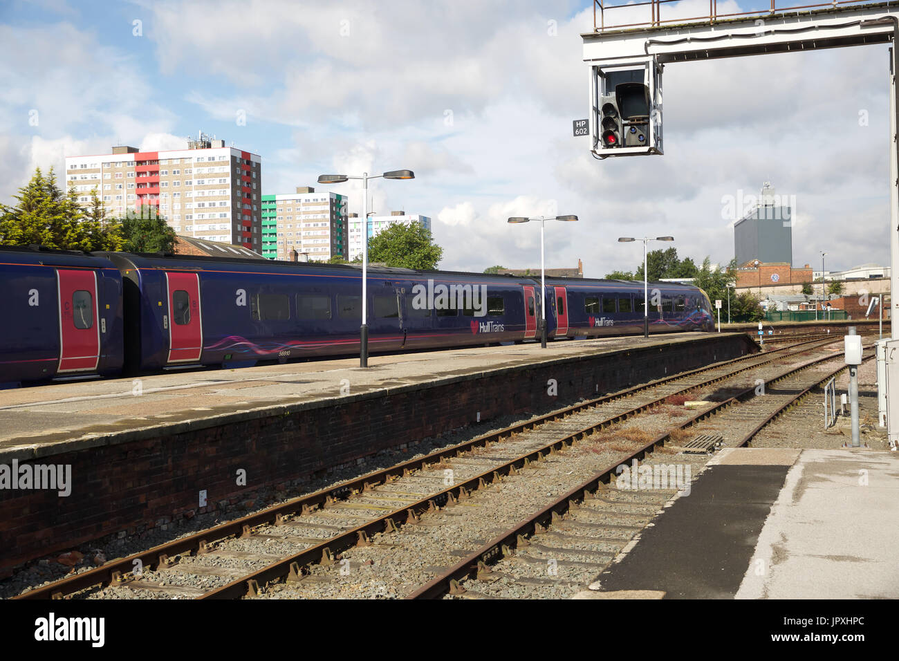 Hull railway station hi-res stock photography and images - Alamy