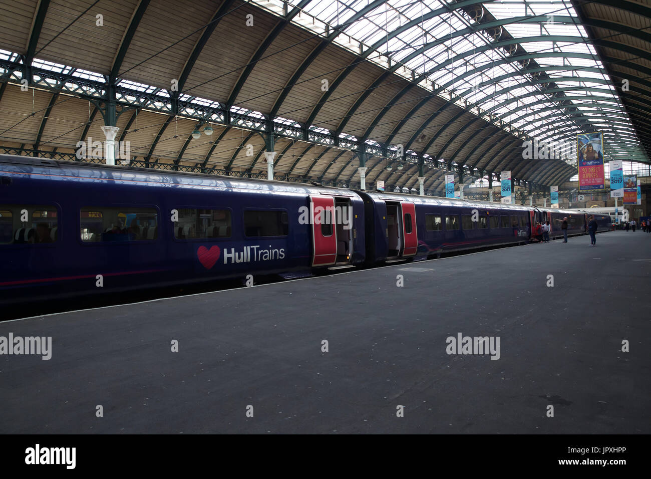 Hull Railway Station early on a Sunday Morning Stock Photo - Alamy