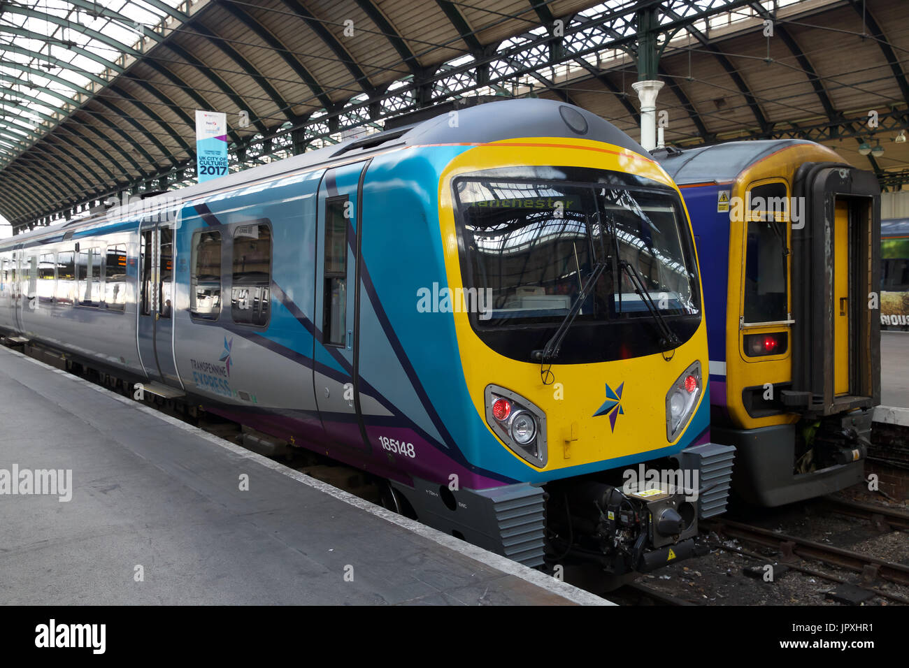 Hull Railway Station early on a Sunday Morning Stock Photo - Alamy