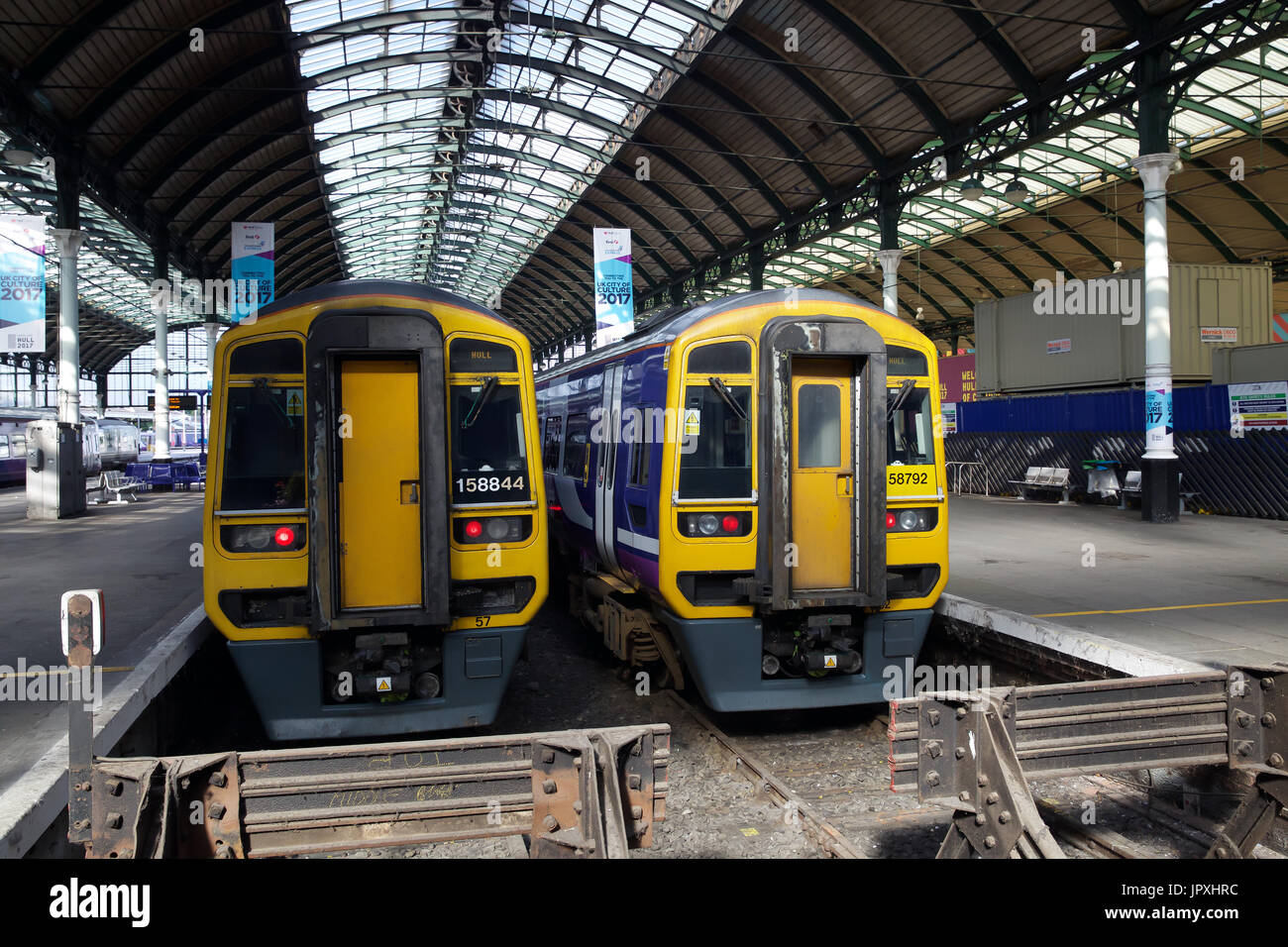 Hull Railway Station early on a Sunday Morning Stock Photo - Alamy