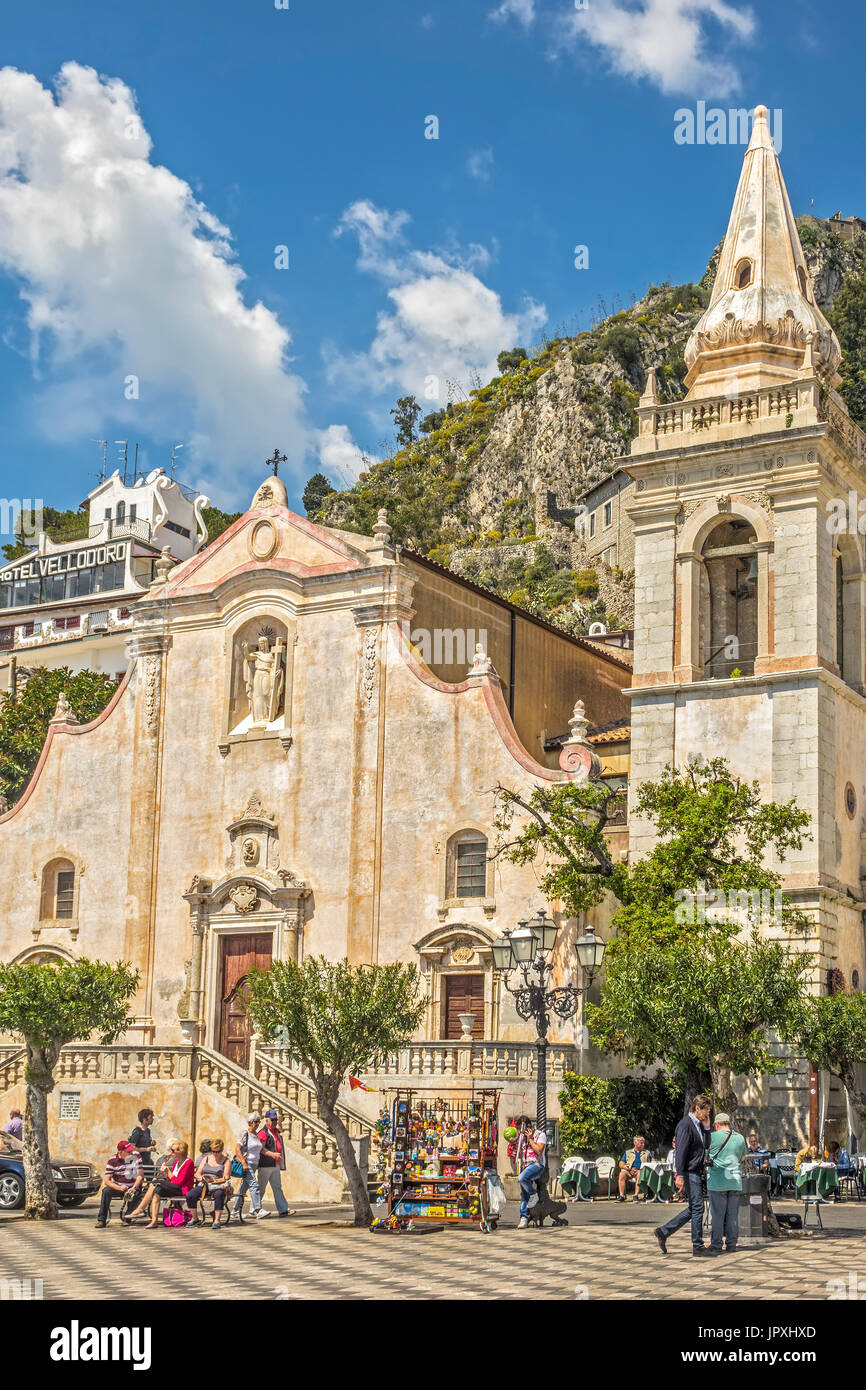 Taormina main square hi-res stock photography and images - Alamy