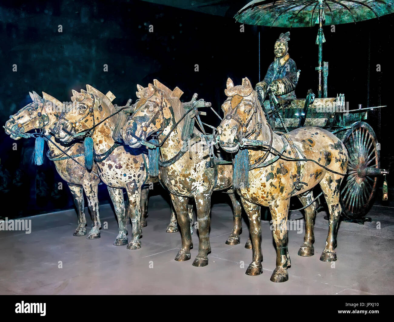 Terracotta bronze chariot hi-res stock photography and images - Alamy