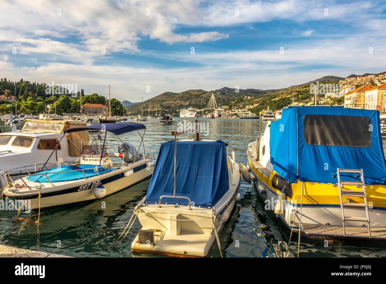 Gruz harbour hi-res stock photography and images - Alamy