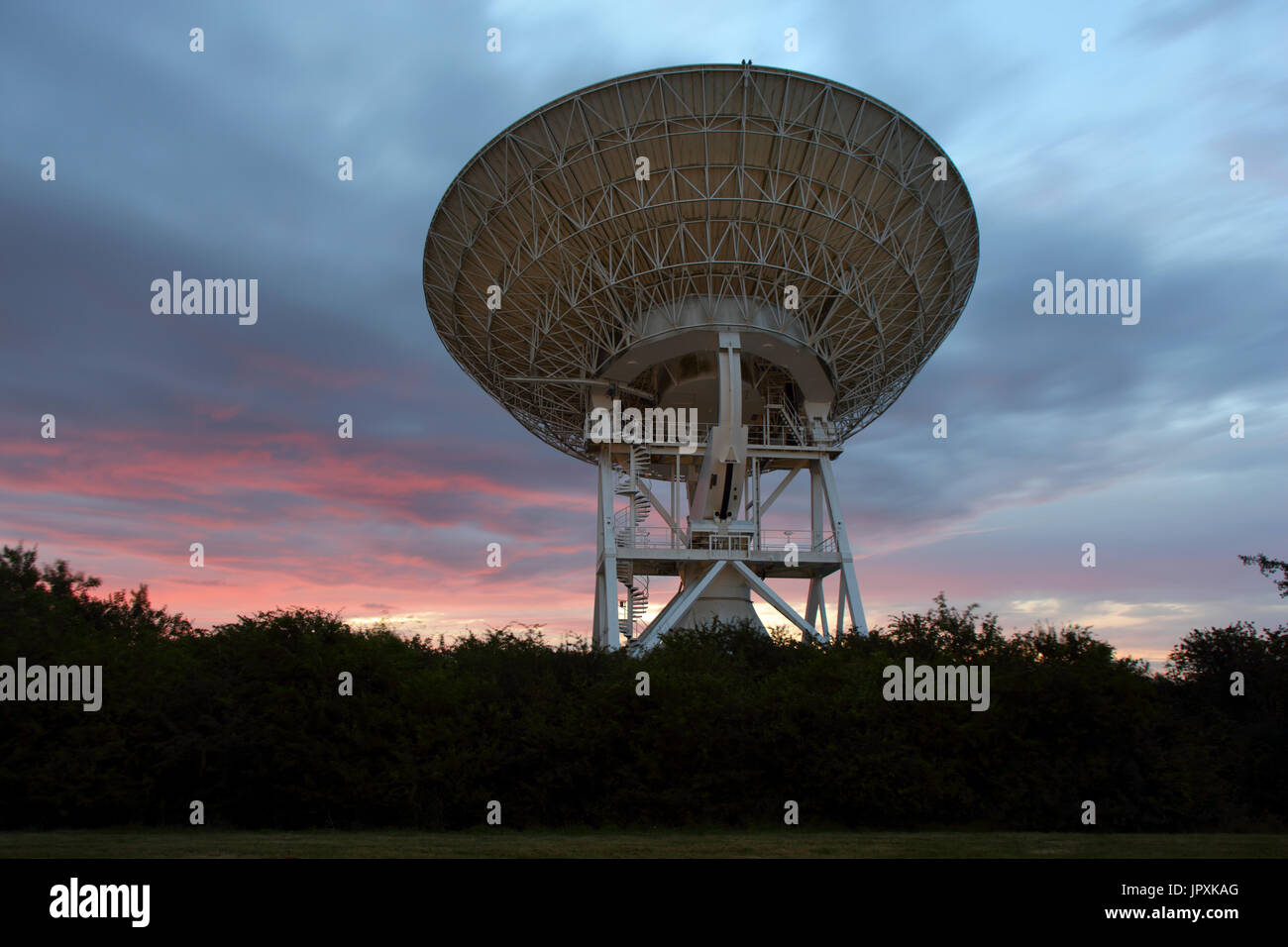 32m radio telescope hi-res stock photography and images - Alamy