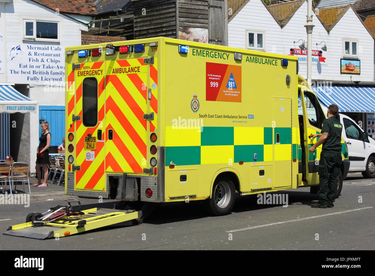 Rear View Of Ambulance Stock Photos & Rear View Of Ambulance Stock ...