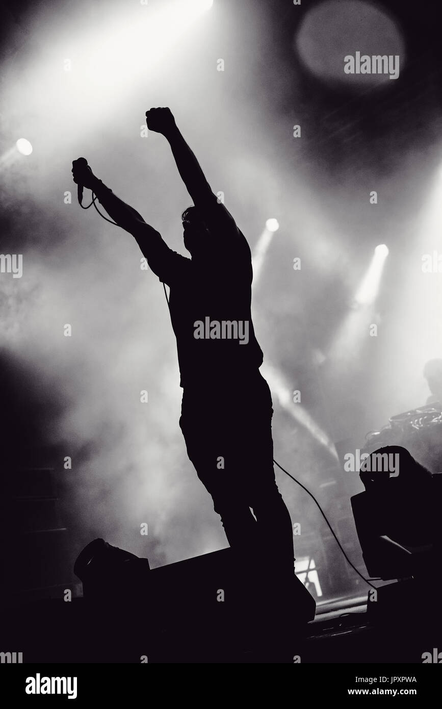 Lights Singer Wallpaper