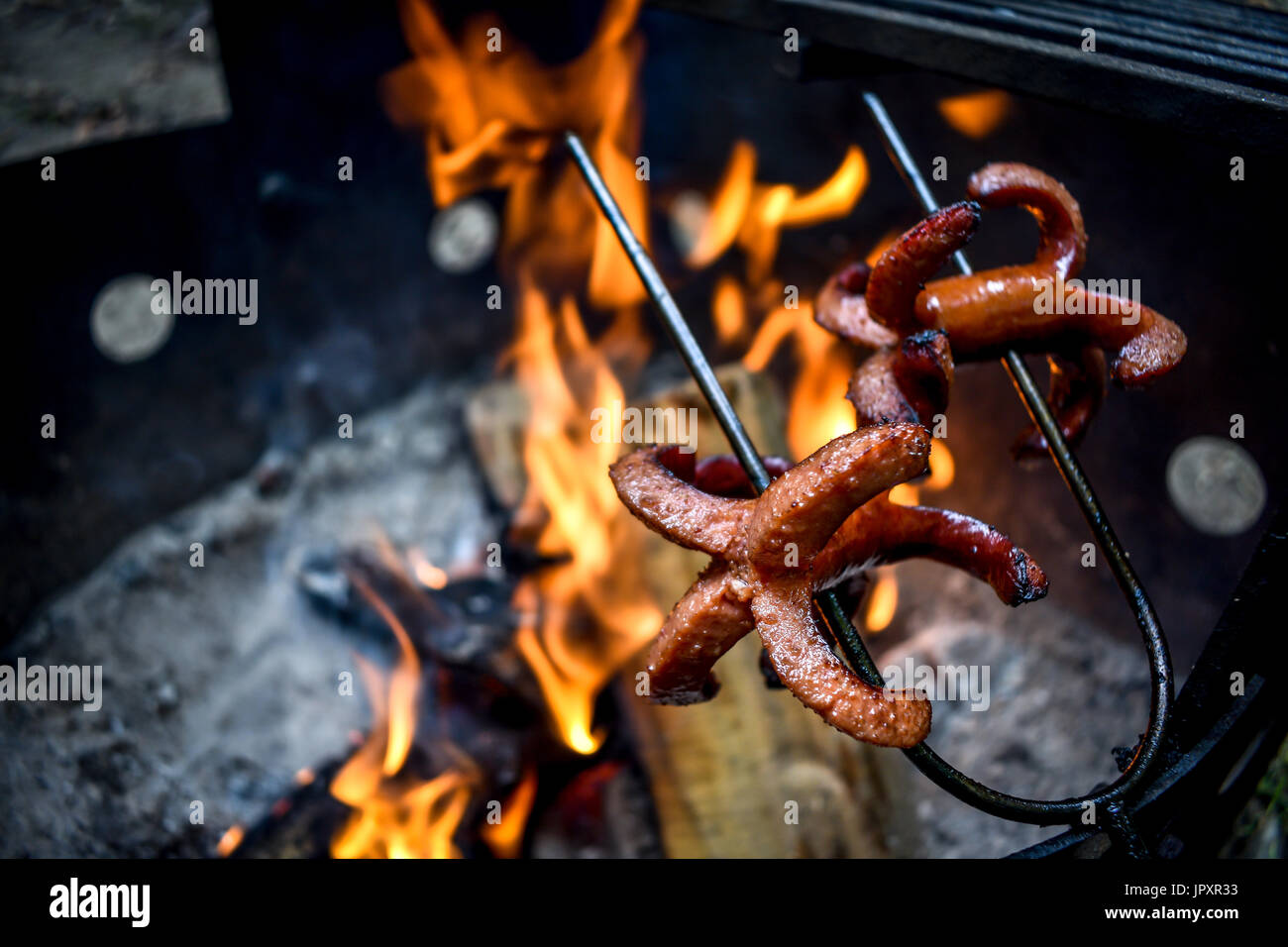 Campfire sausages hi-res stock photography and images - Alamy