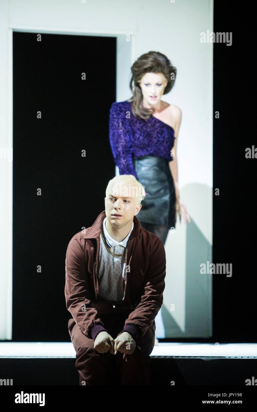 International opera stars hi-res stock photography and images - Alamy