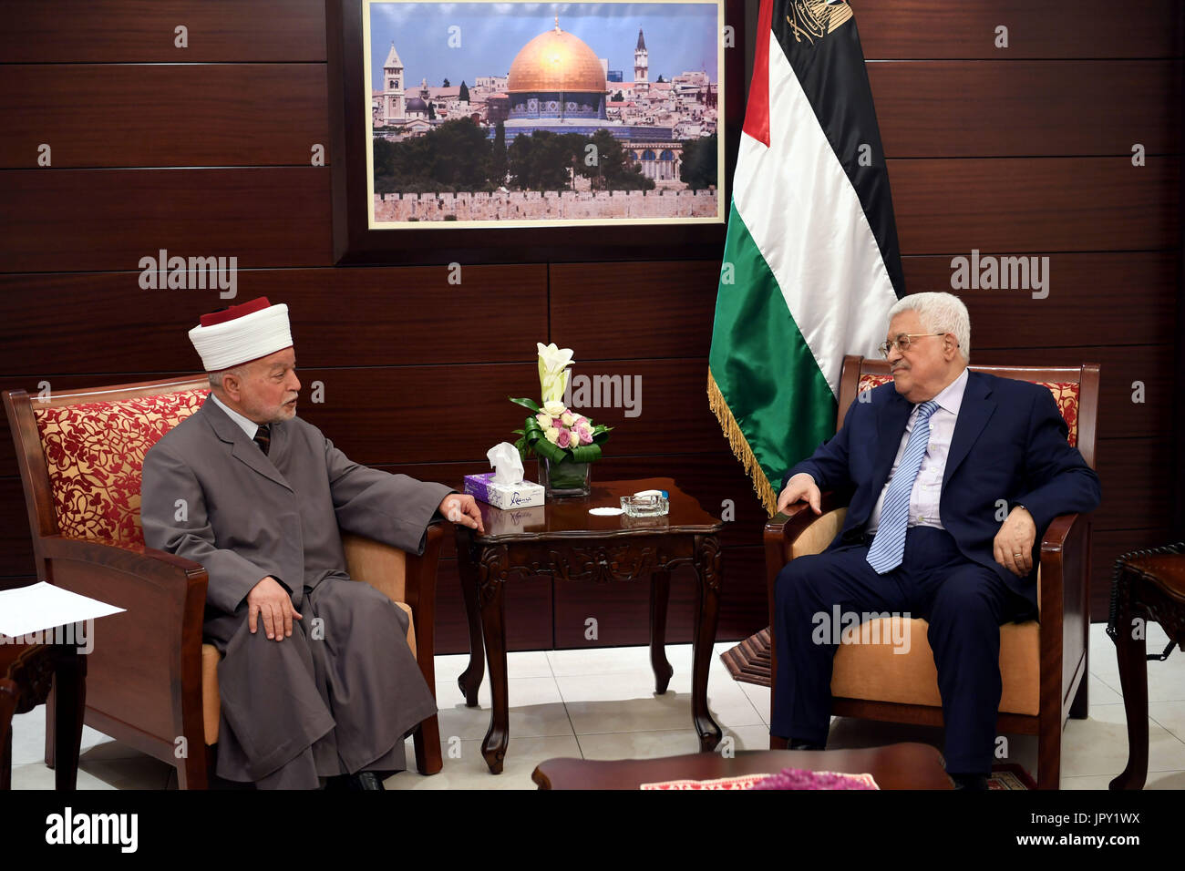 Mufti of jerusalem hi-res stock photography and images - Alamy