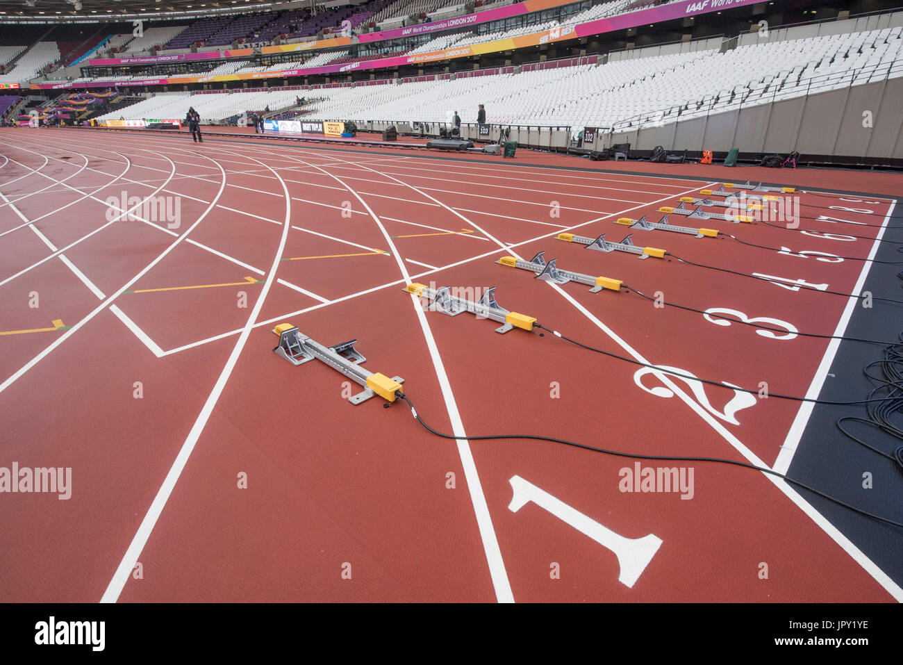 Starting block 100m hi-res stock photography and images - Alamy