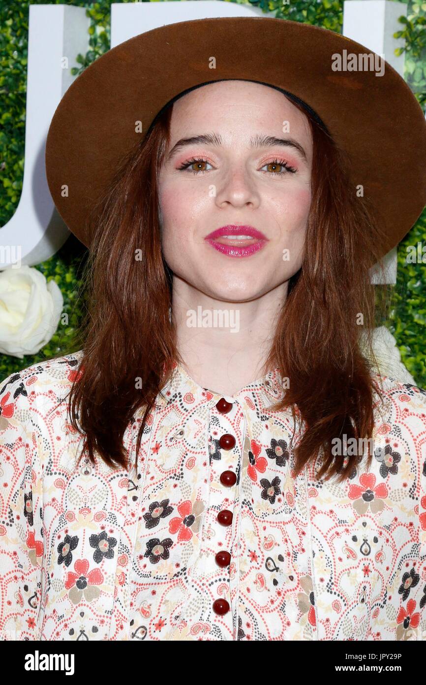 Los Angeles, CA, USA. 1st Aug, 2017. Renee Felice Smith at arrivals for ...
