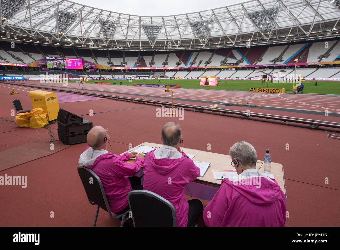 Test systems hi-res stock photography and images - Alamy