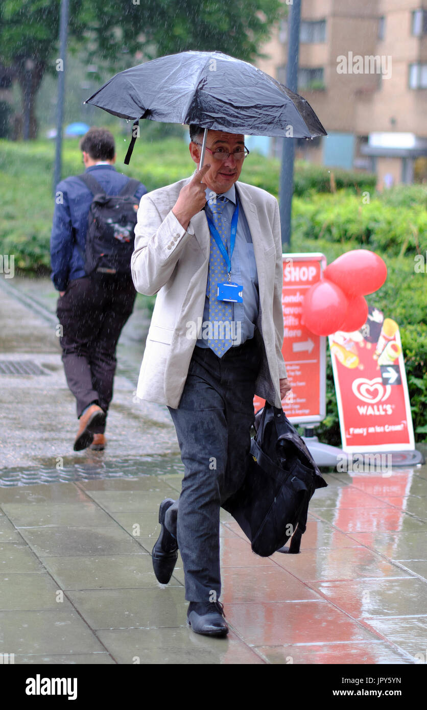 Wet august london hi-res stock photography and images - Alamy