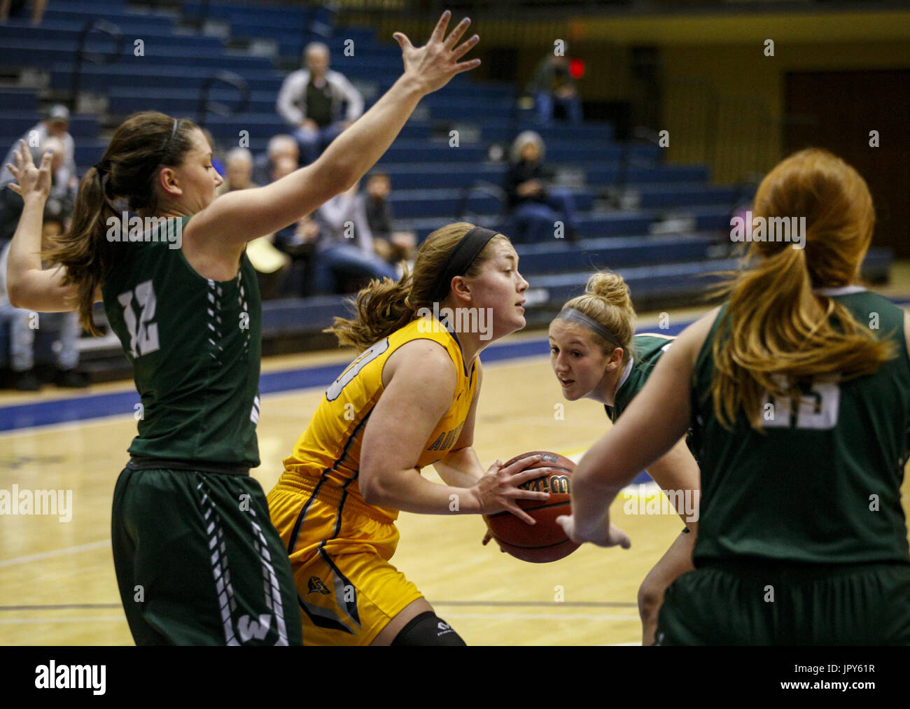 Rock Island, Iowa, USA. 18th Jan, 2017. Augustana's Izzy Anderson (10 ...