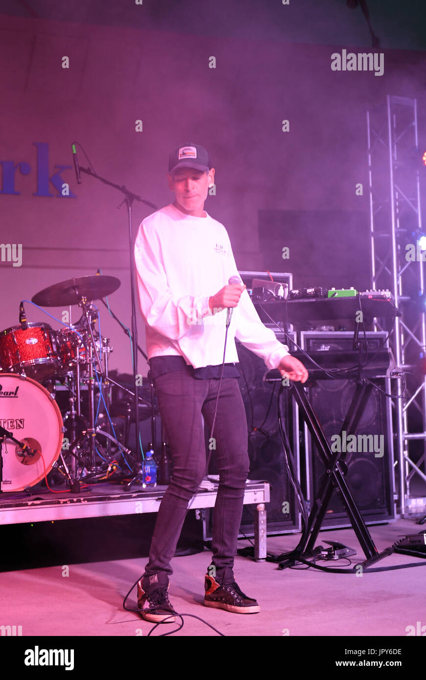 Virginia Beach, VIRGINIA, USA. 1st Aug, 2017. MATISYAHU brings his ...