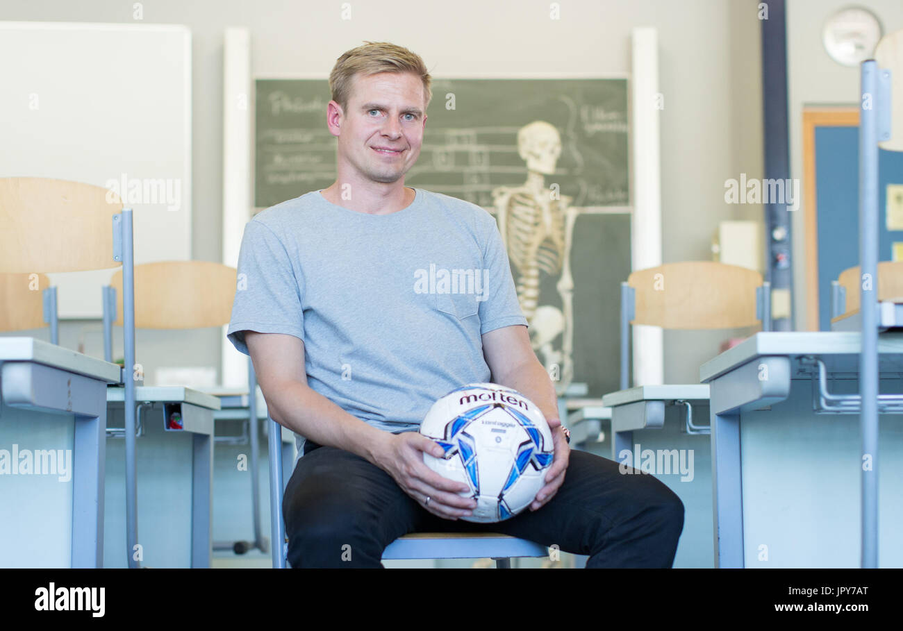 Borgholzhausen, Germany. 17th May, 2017. Former professional soccer ...