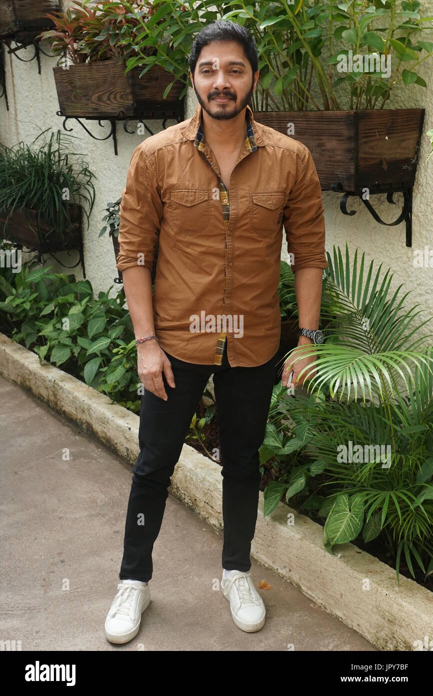 Mumbai, India. 2nd August, 2017. Bollywood actor Shreyas talpadel Pose ...