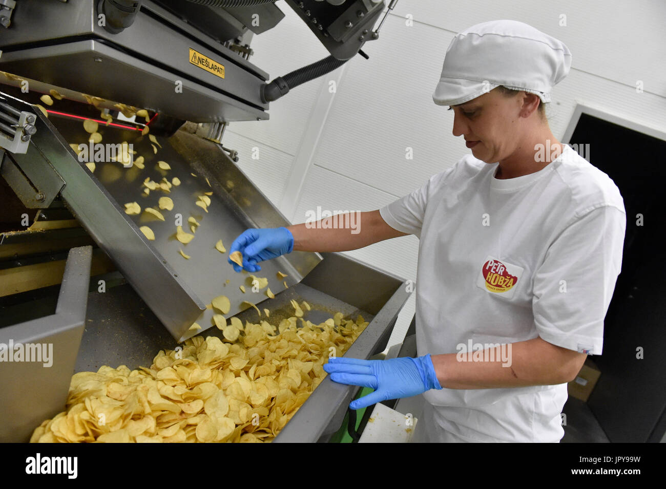 Potato crisps production hi-res stock photography and images - Alamy