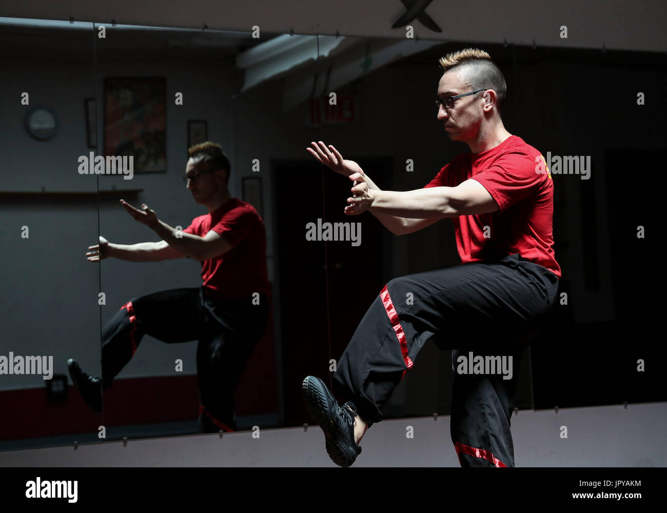 New York, USA. 3rd Aug, 2017. Alex Richter shows Wing Tsun forms at his ...