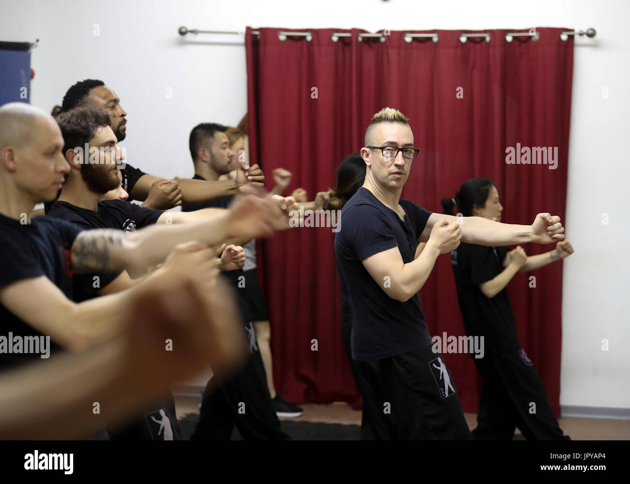 New York, USA. 3rd Aug, 2017. Alex Richter (R) gives lessons to his ...