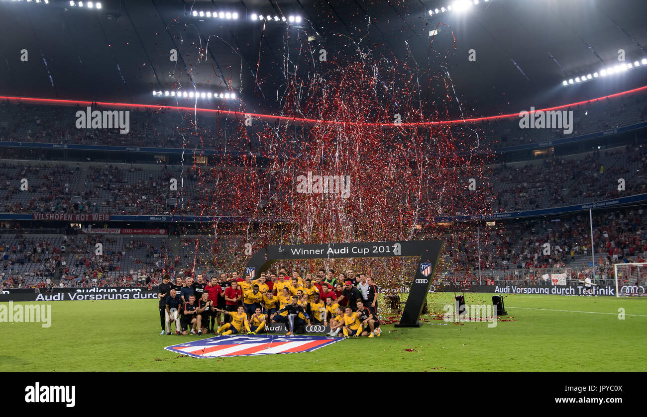 Munich, Germany. 2nd Aug, 2017. The Madrid squad celebrates after the ...