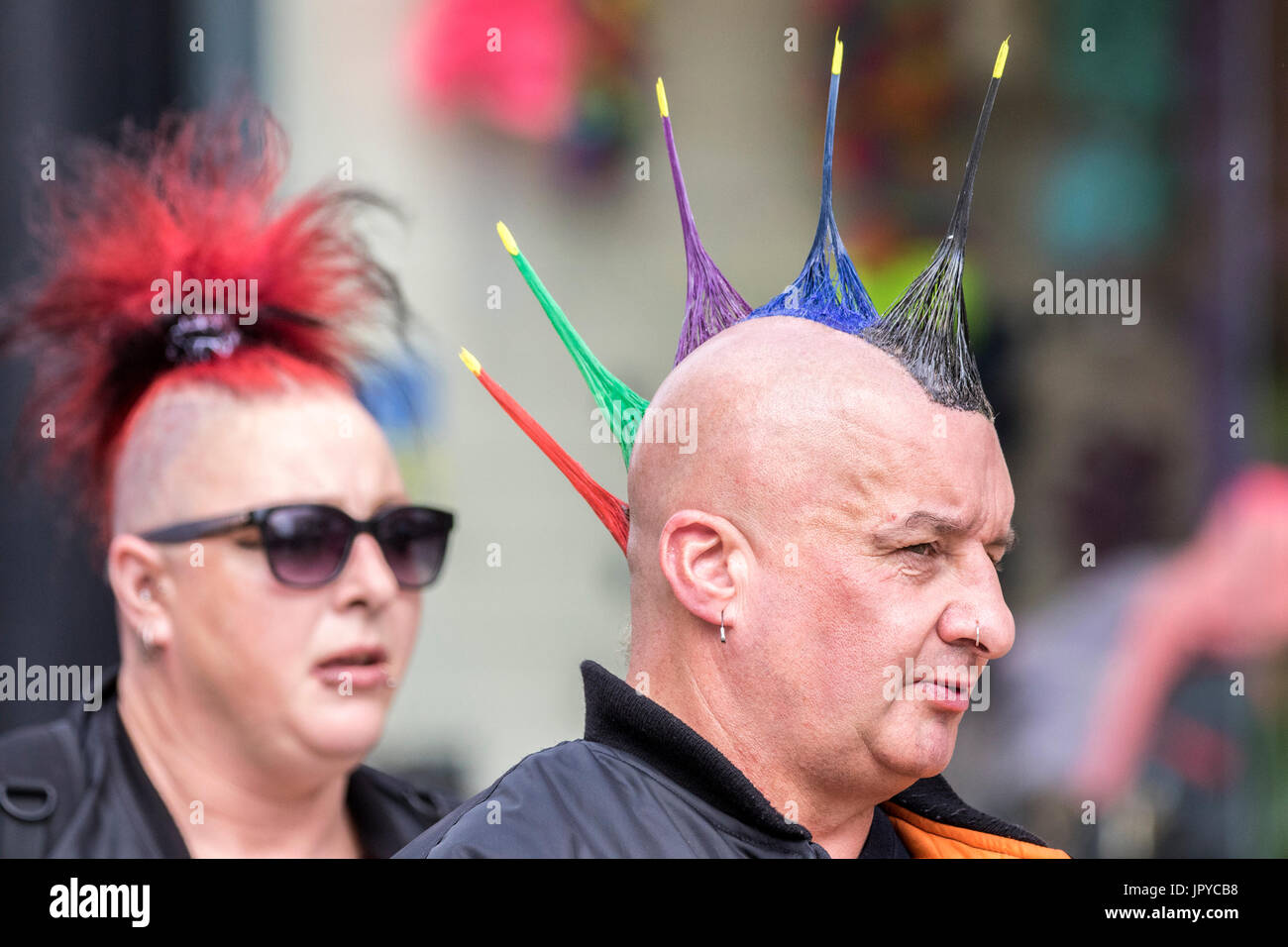 Punk mohican goth hairstyle hi-res stock photography and images - Alamy