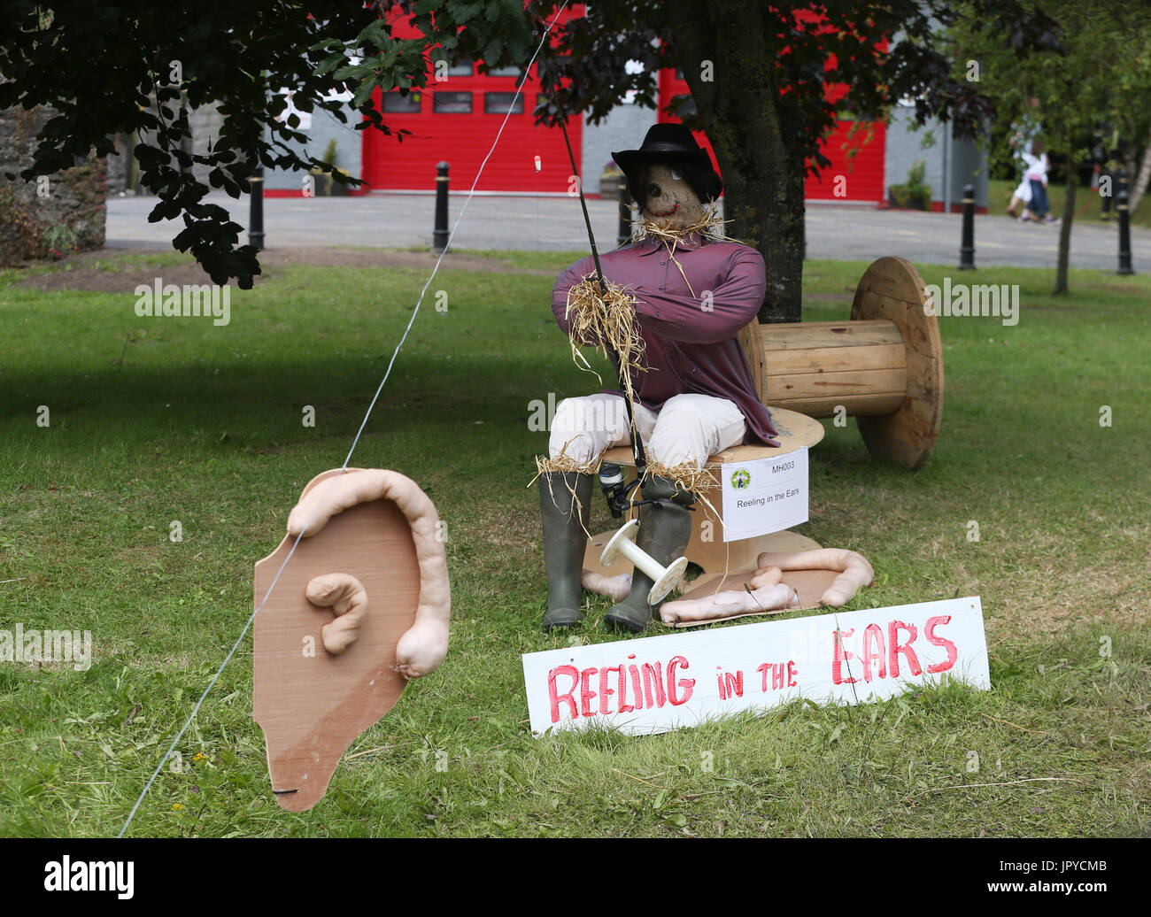 Durrow scarecrow festival hi-res stock photography and images - Alamy