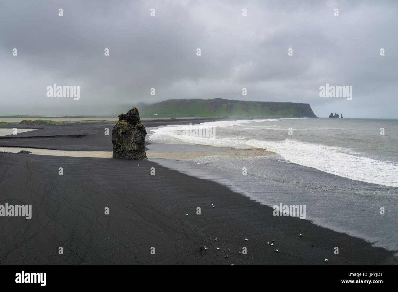 Iceland - Black beach of Reynisfjara at the south coast Stock Photo - Alamy