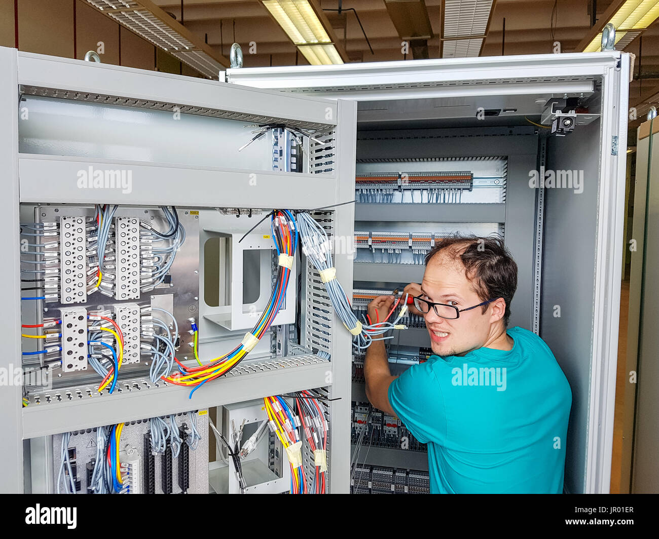 Electrical engineer hi-res stock photography and images - Alamy