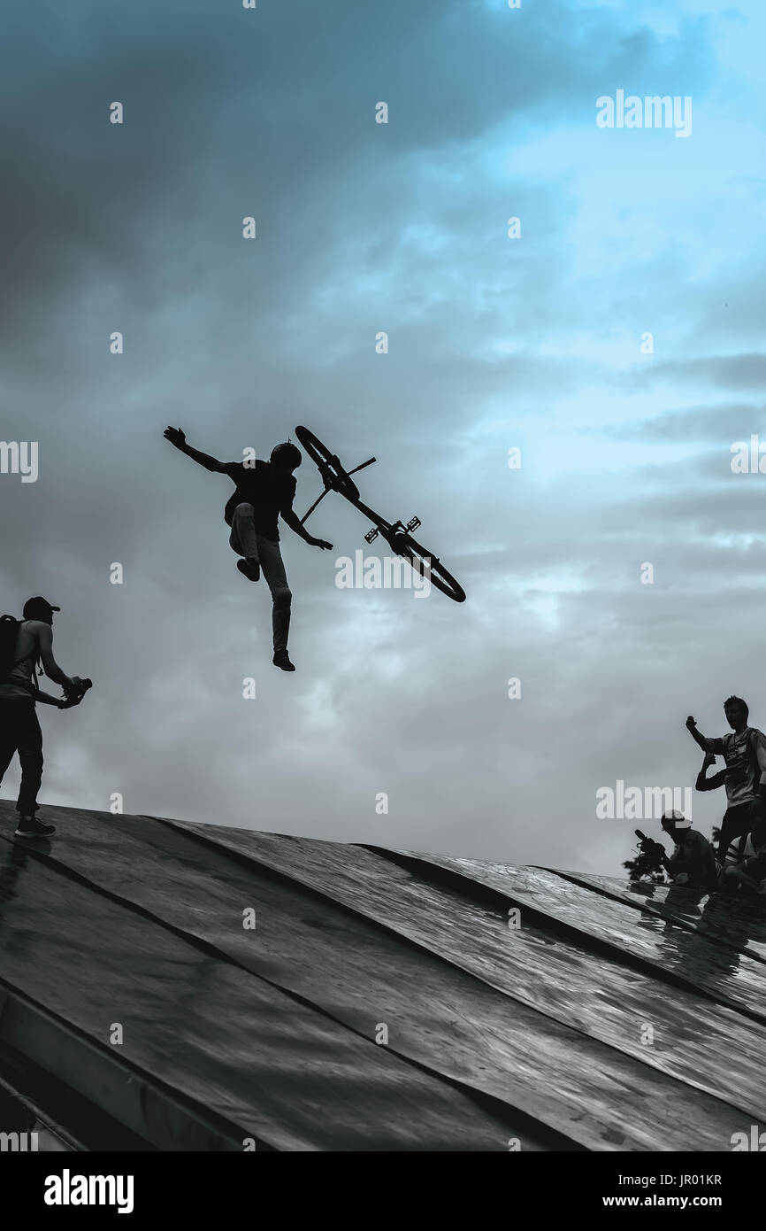 Extrem Sport and risk. Unsuccessful performance at competitions. Fall ...