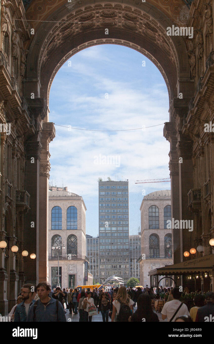 Identical buildings hi-res stock photography and images - Alamy