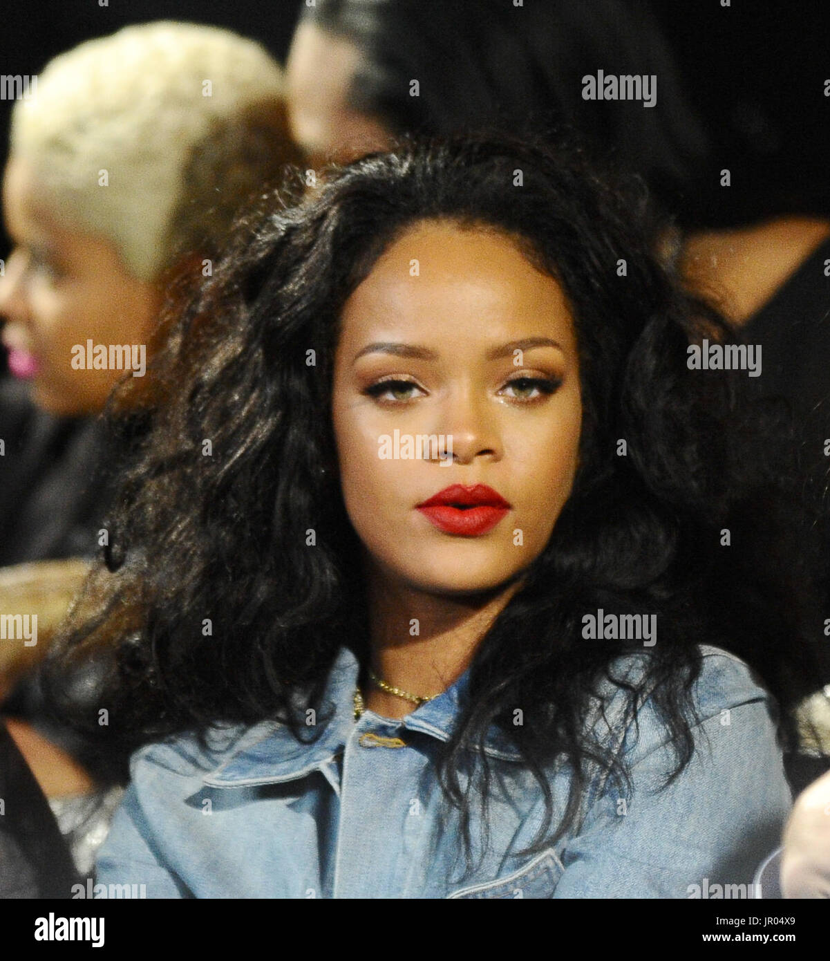 Singer rihanna hi-res stock photography and images - Alamy