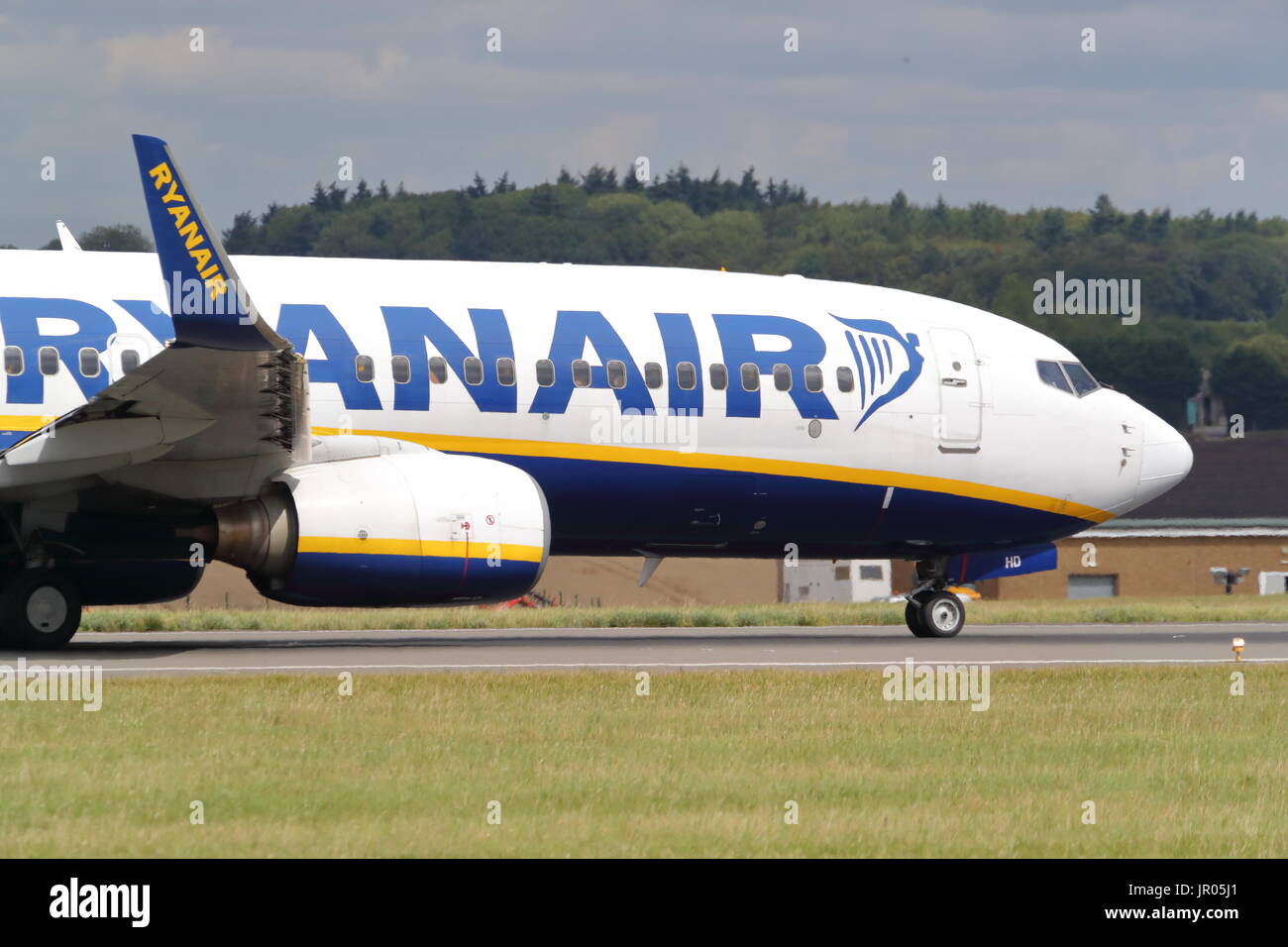 Ryanair Boeing 737-800 EI-DHD taking off from London Luton Airport, UK ...