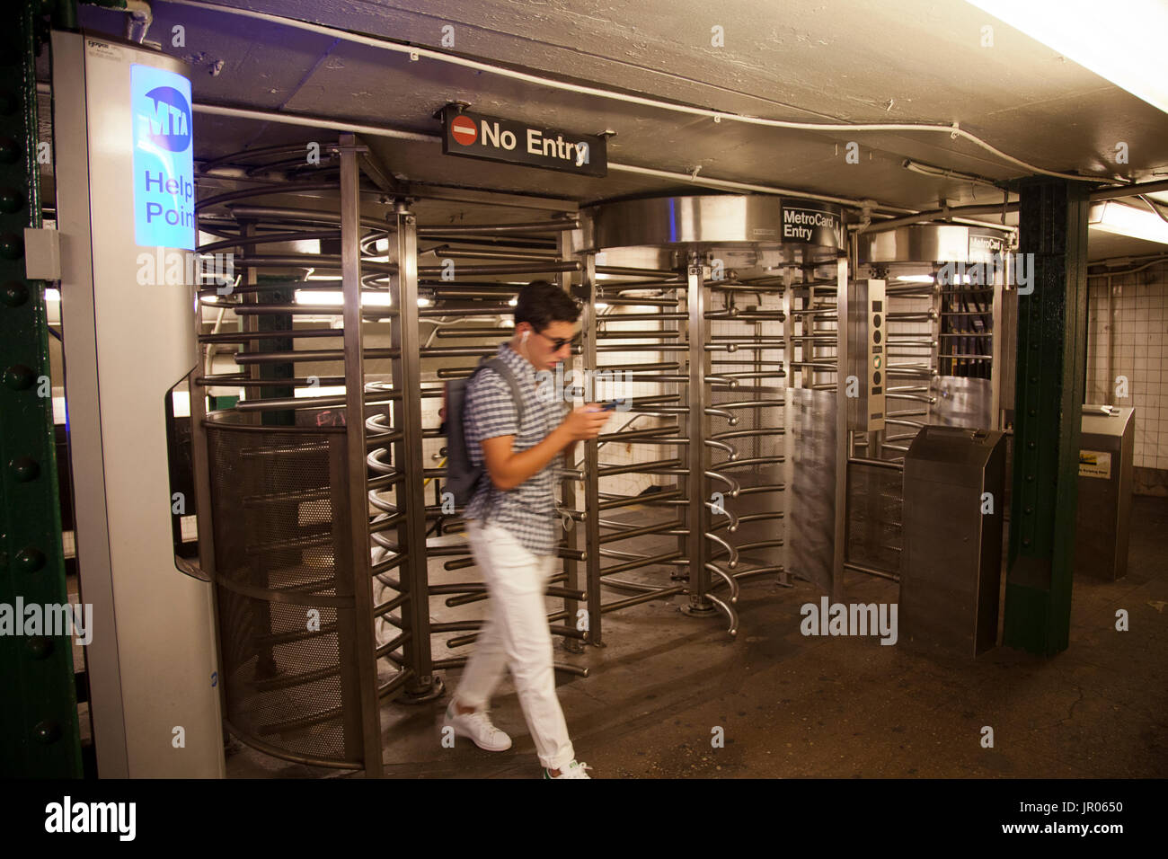 Nyc subway turnstile hi-res stock photography and images - Alamy