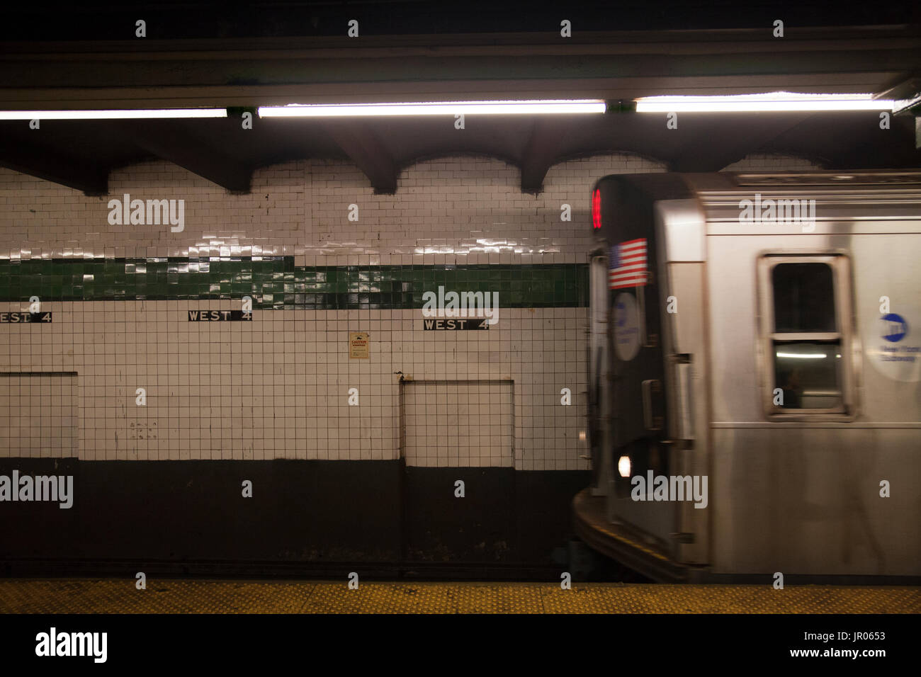 New york subway train arriving hi-res stock photography and images - Alamy