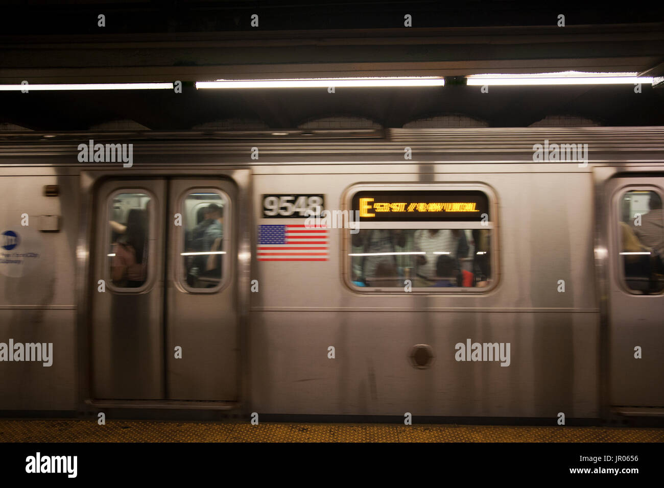 New york subway train arriving hi-res stock photography and images - Alamy
