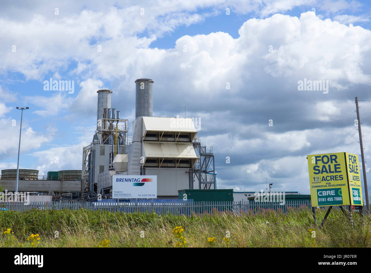 Chemical distribution hi-res stock photography and images - Alamy