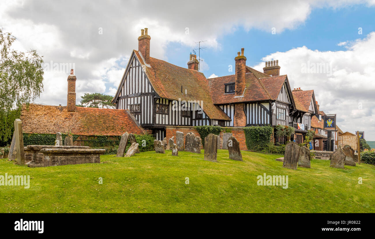 Britsh villages hi-res stock photography and images - Alamy
