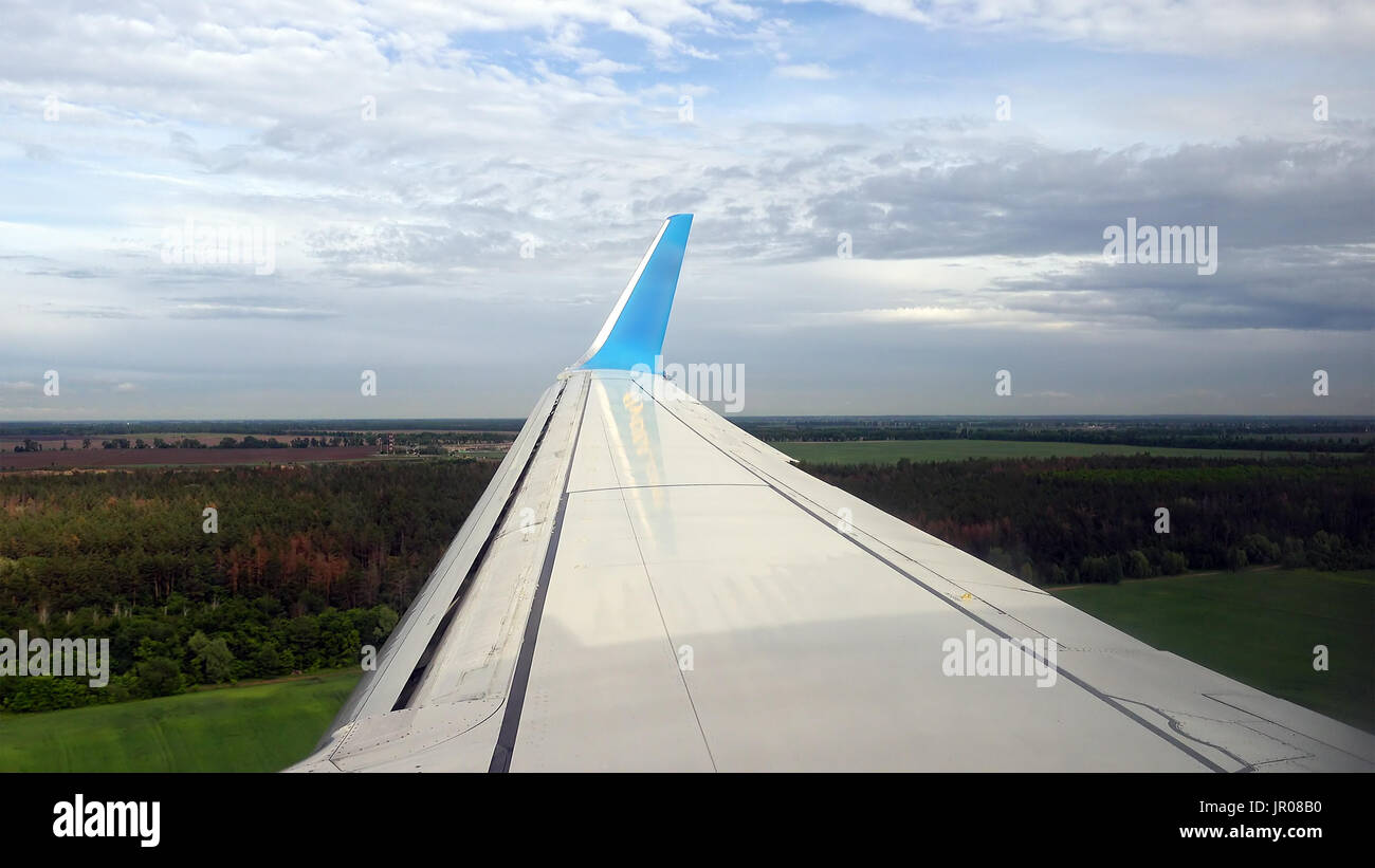 Cinematic plane landing hi-res stock photography and images - Alamy