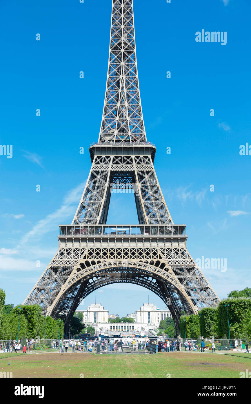 Eiffel Tower, Tour Eiffel: symbol of paris, with its steel structure ...