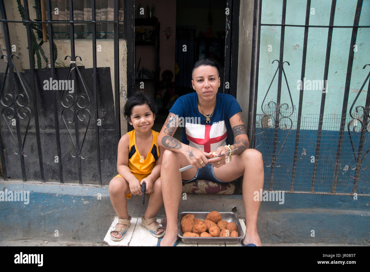 Cuban mother and children hi-res stock photography and images - Alamy