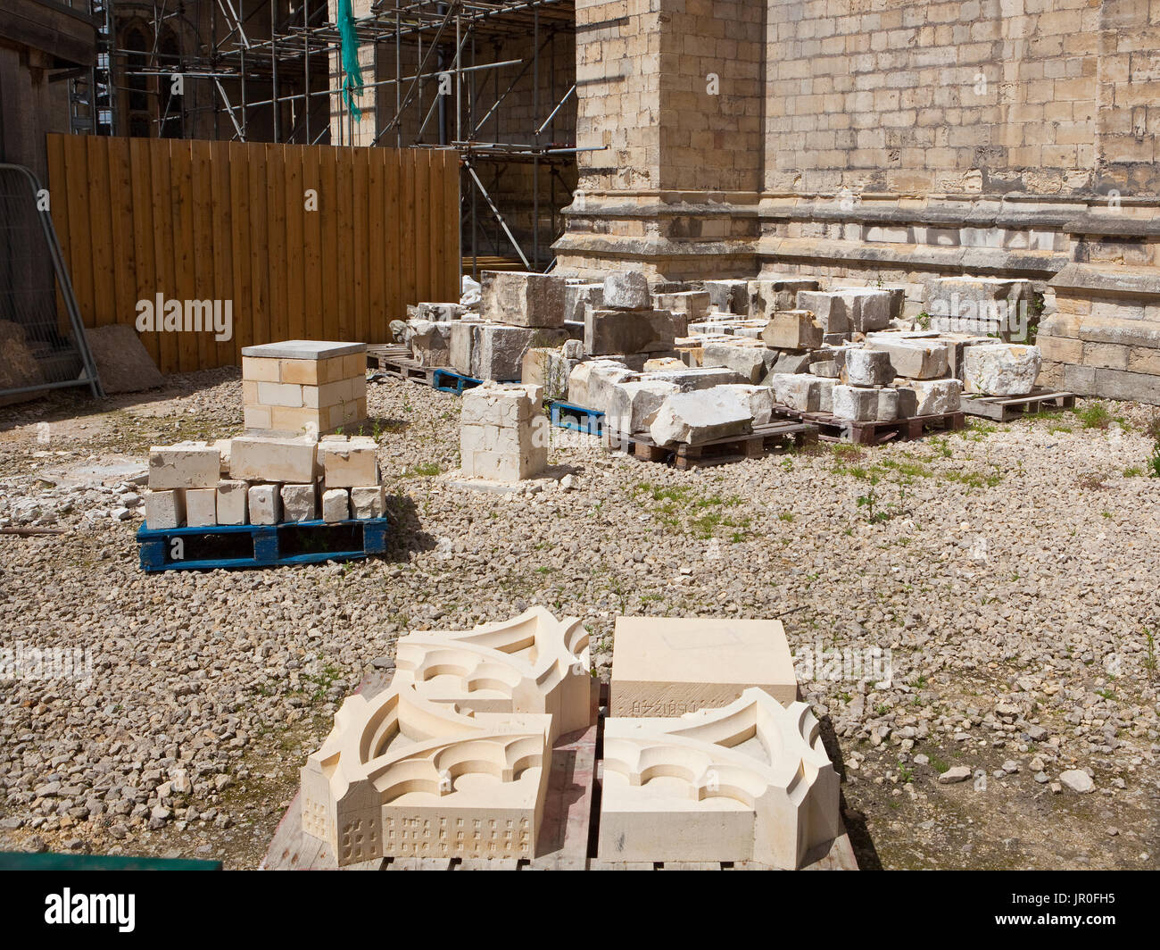 Stone masons hi-res stock photography and images - Alamy