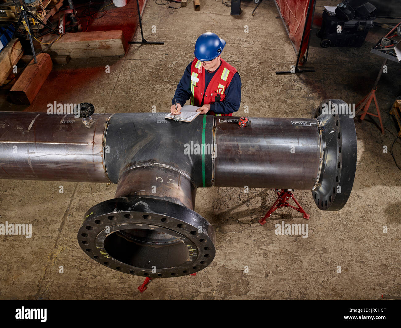 Overhead pipe hi-res stock photography and images - Alamy