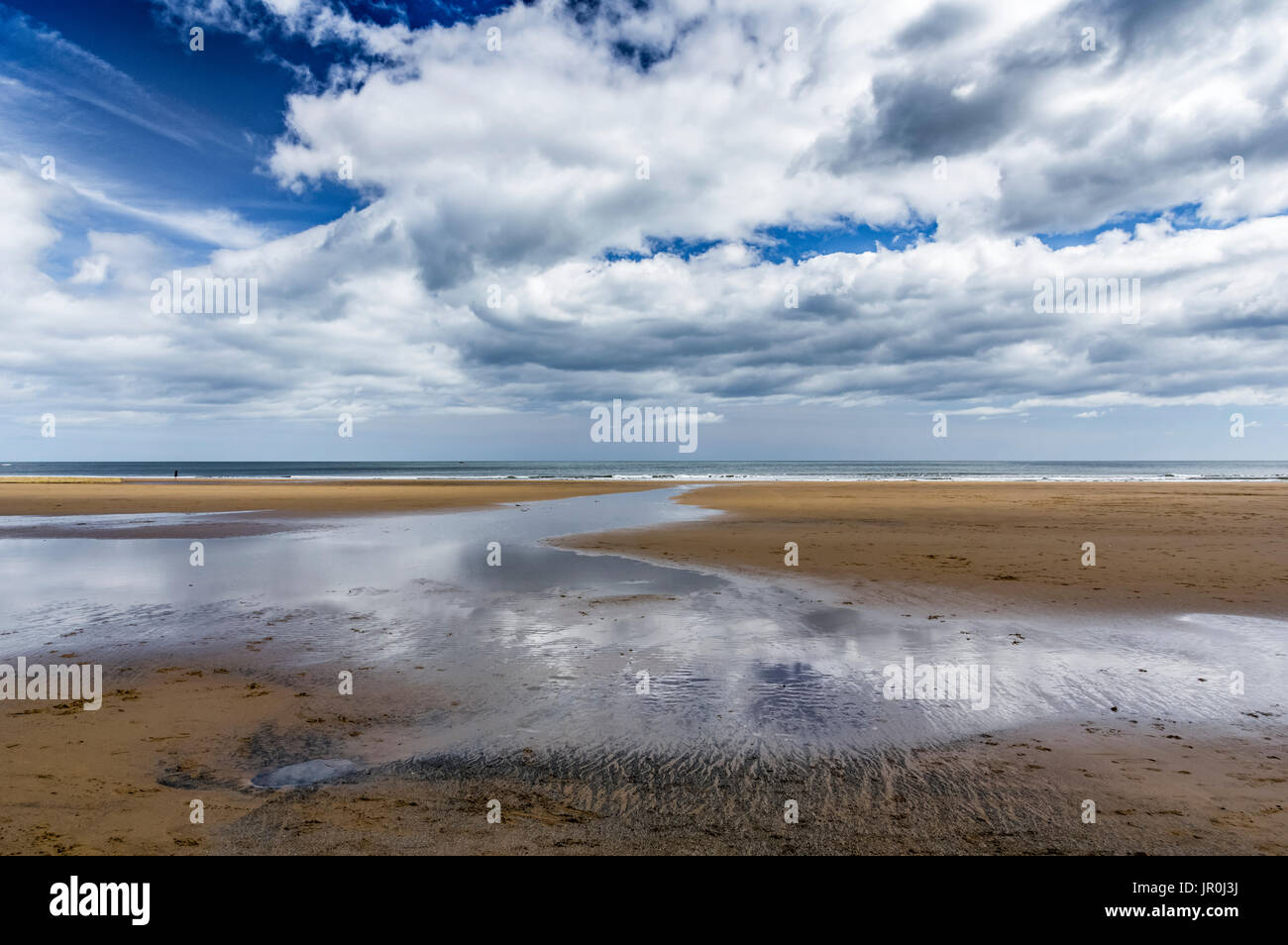 Big Coastal Skies Over The Ocean And Beach, North East Coast Of England ...